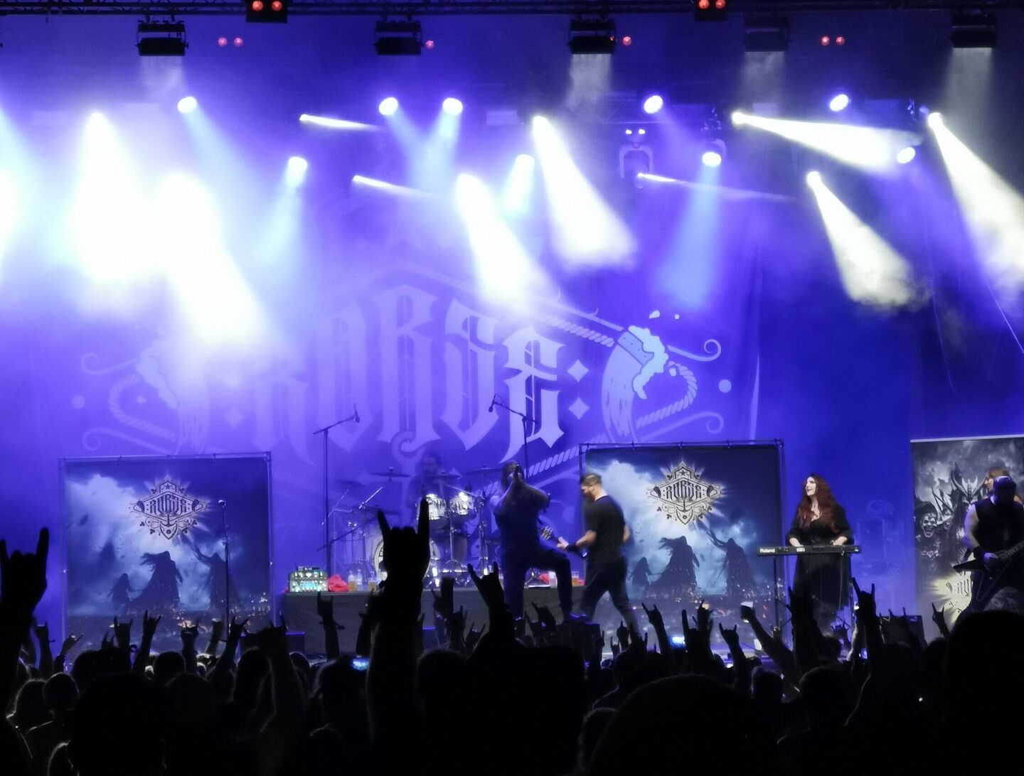 Backdrop & Bandbanner drucken! - Band-Backdrop.de